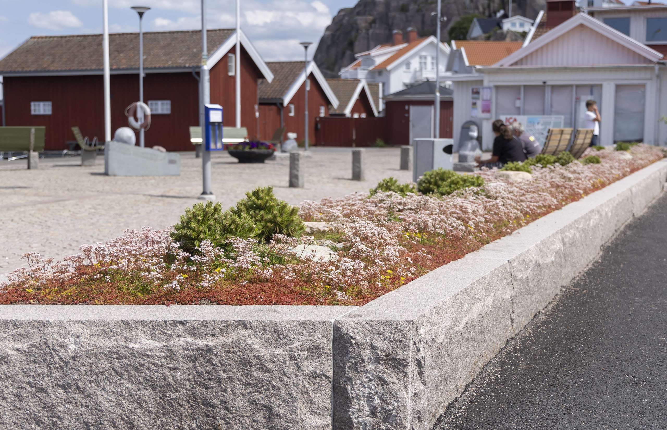 Blockstensmur röd bohus — Benders