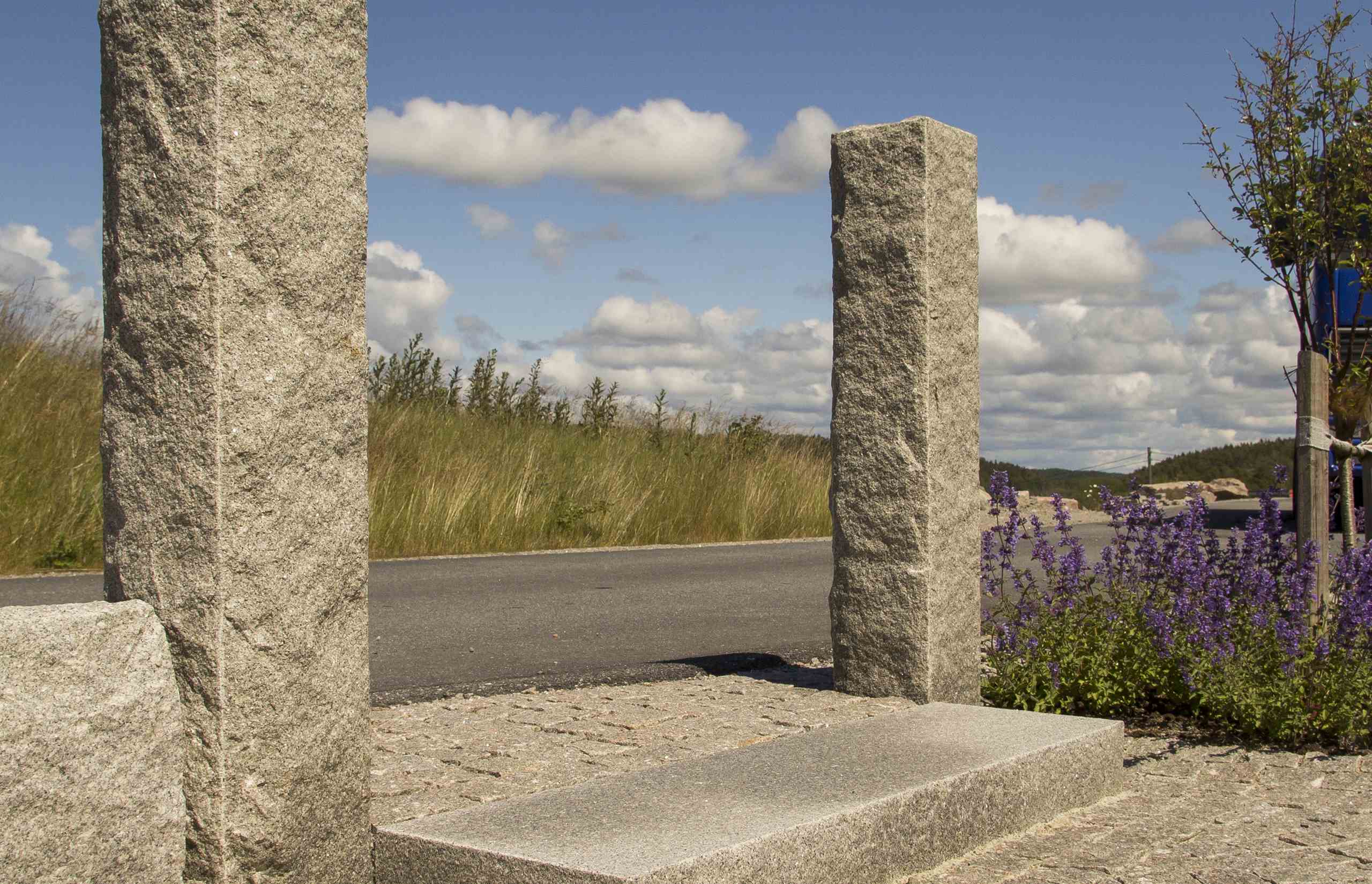 Bohusgranit stolpe rustik — Benders